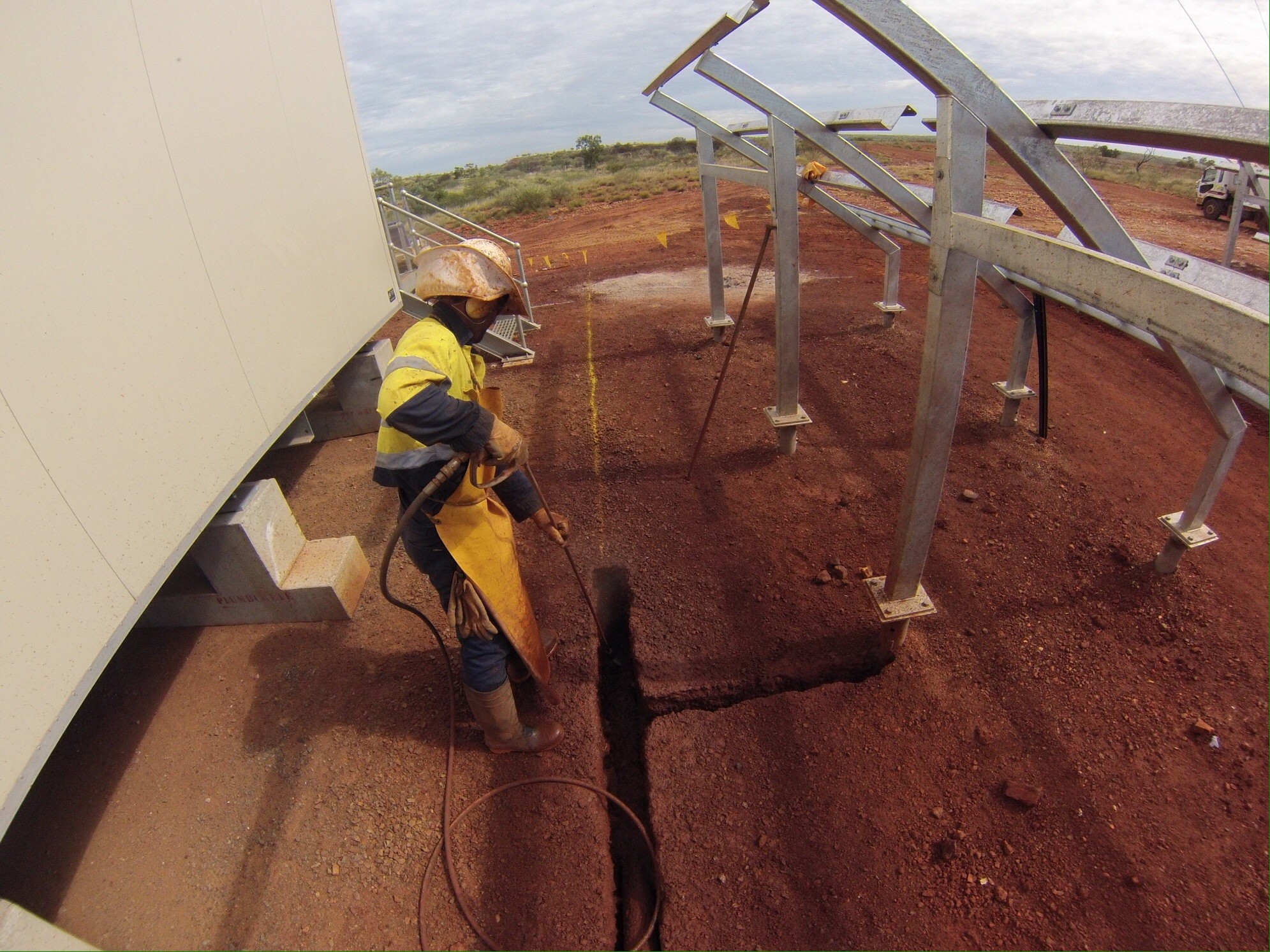 Trenching with Non Descructive Digging | Vacuum Excavation